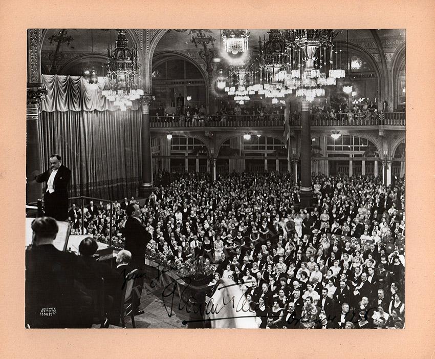Richard Tauber Autograph Large Photo in Concert 1935 – Tamino Autographs