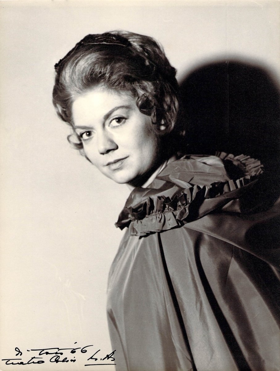 Suliotis, Elena - Lot of 42 Unsigned Photos - Part 7 – Tamino